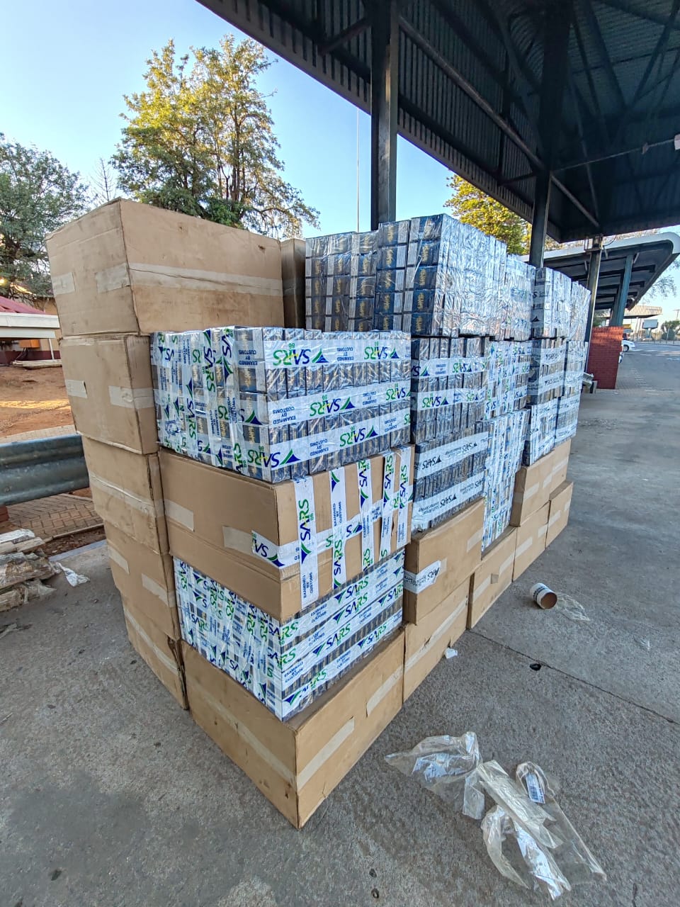 POLICE ARREST THREE SUSPECTS AND SEIZE ILLICIT CIGARETTES WORTH R1.4 ...