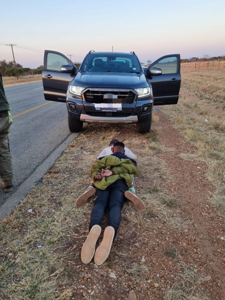 LIMPOPO POLICE RECOVER STOLEN FORD RANGER IN BOTLOKWA EN ROUTE TO ...